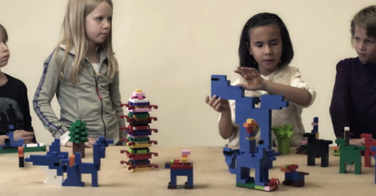 Dali'nin Filler Tablosunun LEGO Versiyonu • Bigumigu