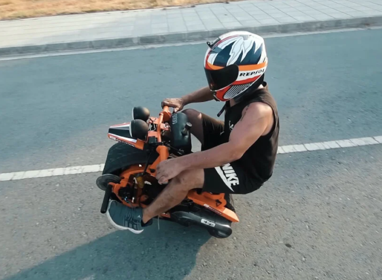 Eski Otomobil Lastiği Üzerinde Giden Mini Motosiklet • Bigumigu