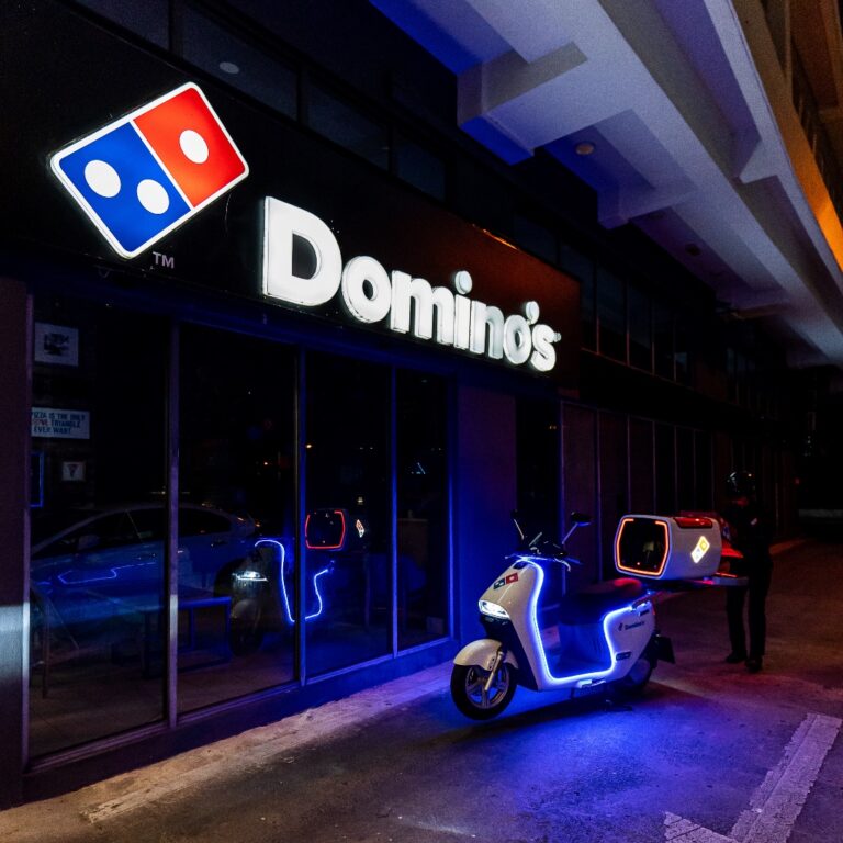Domino's Pizza Fırınlı Elektrikli Bisikletini de Piyasaya Sürüyor • Bigumigu
