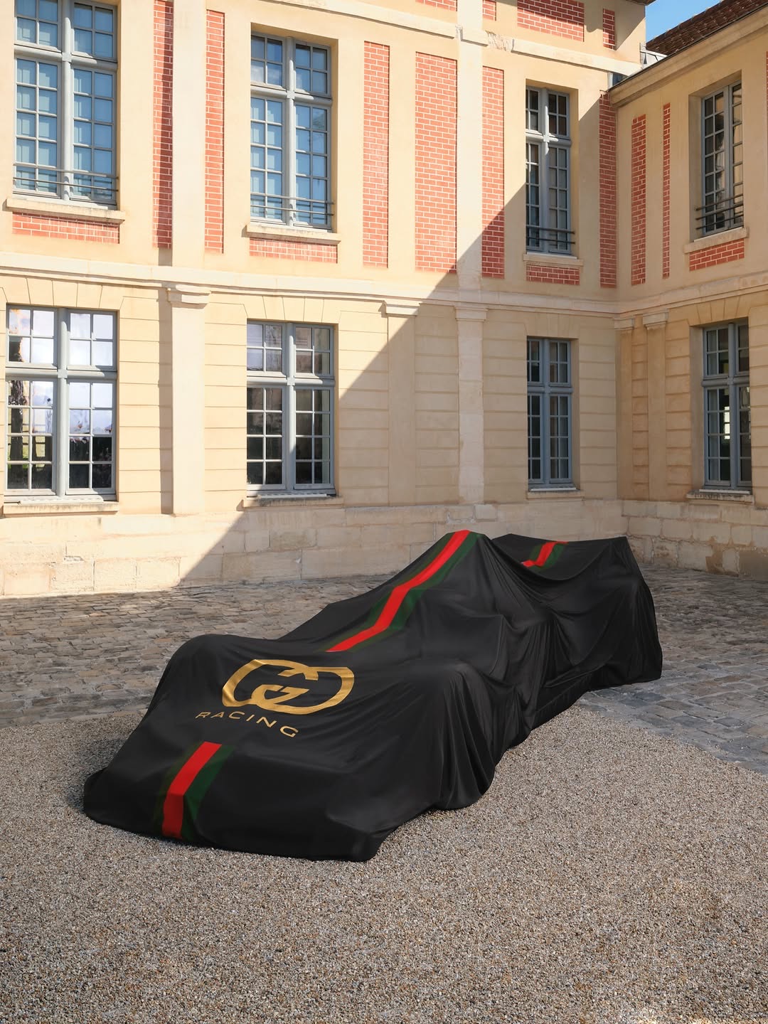 Gucci, Formula 1 Dünyasına Alpine'in Sponsoru Olarak Giriş Yaptı • Bigumigu
